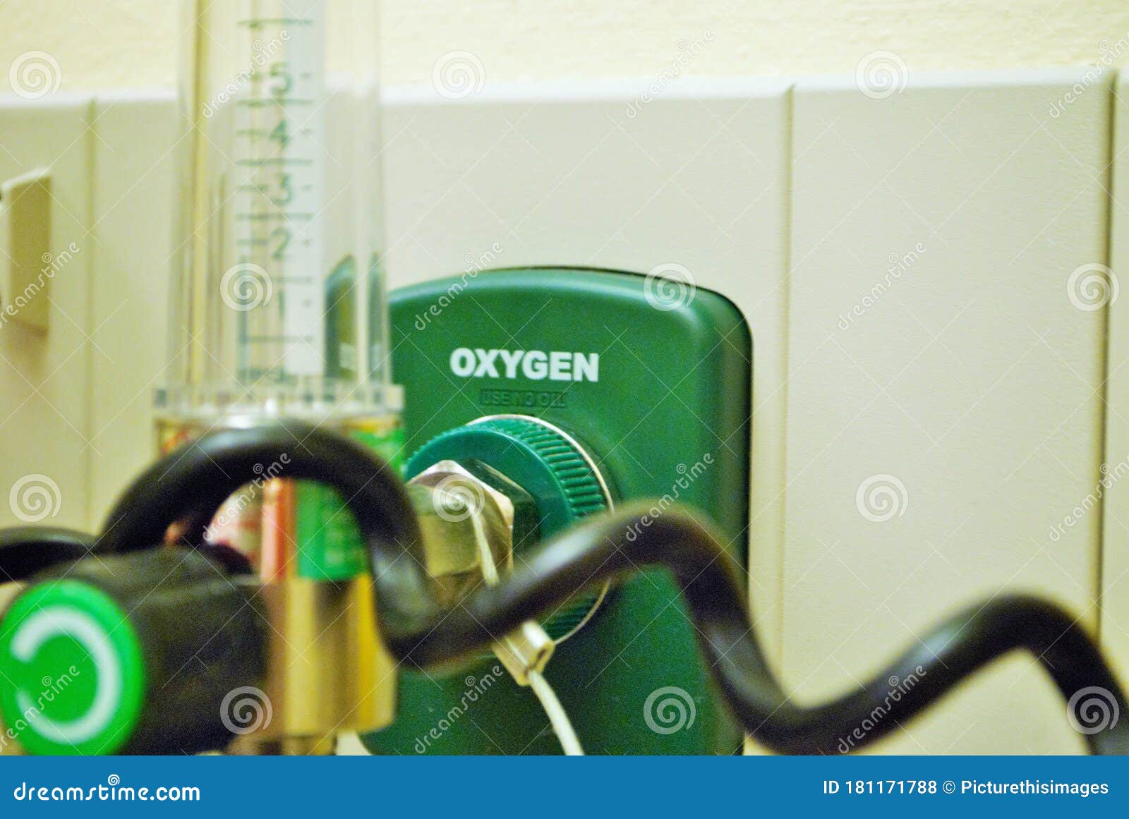 Oxygen Port Pressure Regulator Flow Meter in the Emergency Room Stock ...