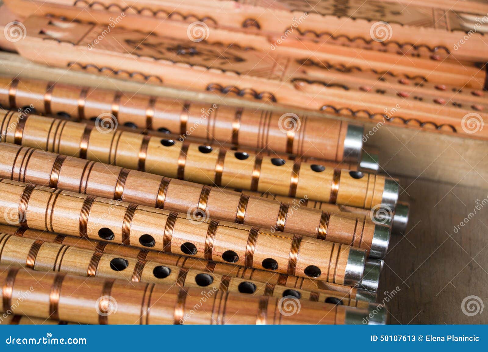 Pífano de madeira imagem de stock. Imagem de tradicional - 50107613