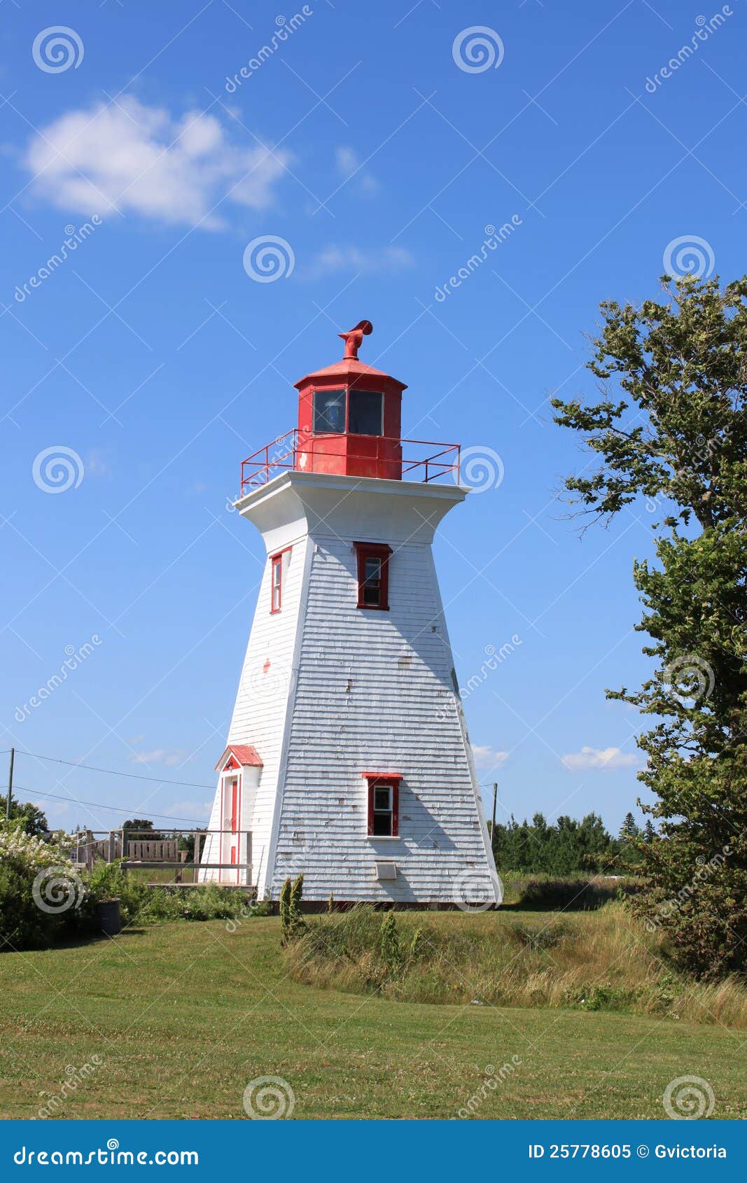 P.E.I. lighthouse stock image. Image of landmark, lighthouse - 25778605