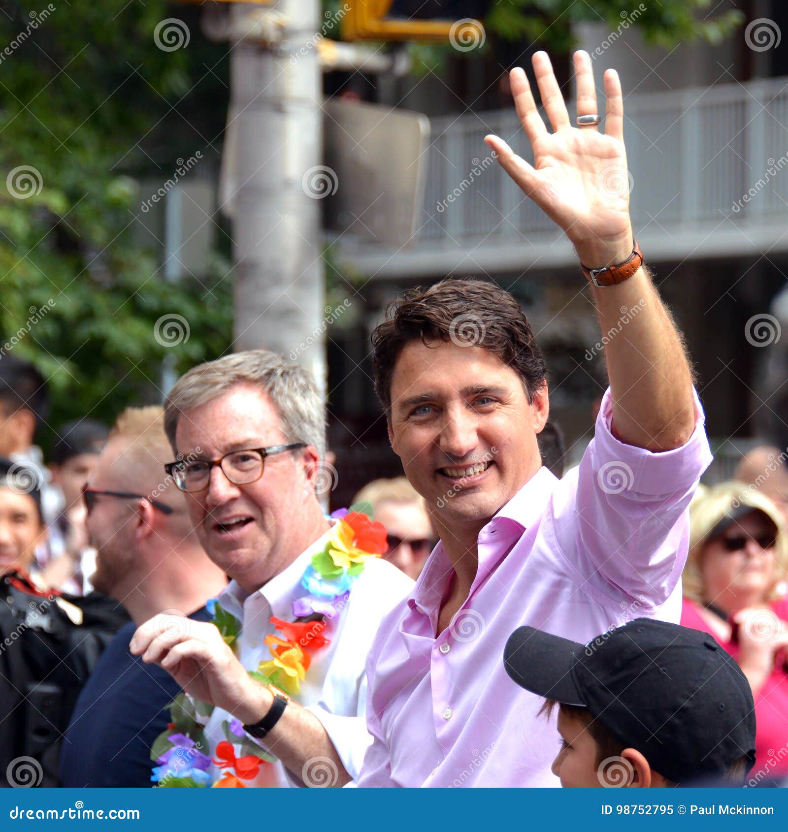 P.M. Justin Trudeau En Ottawa Pride Parade Imagen editorial - Imagen de ...