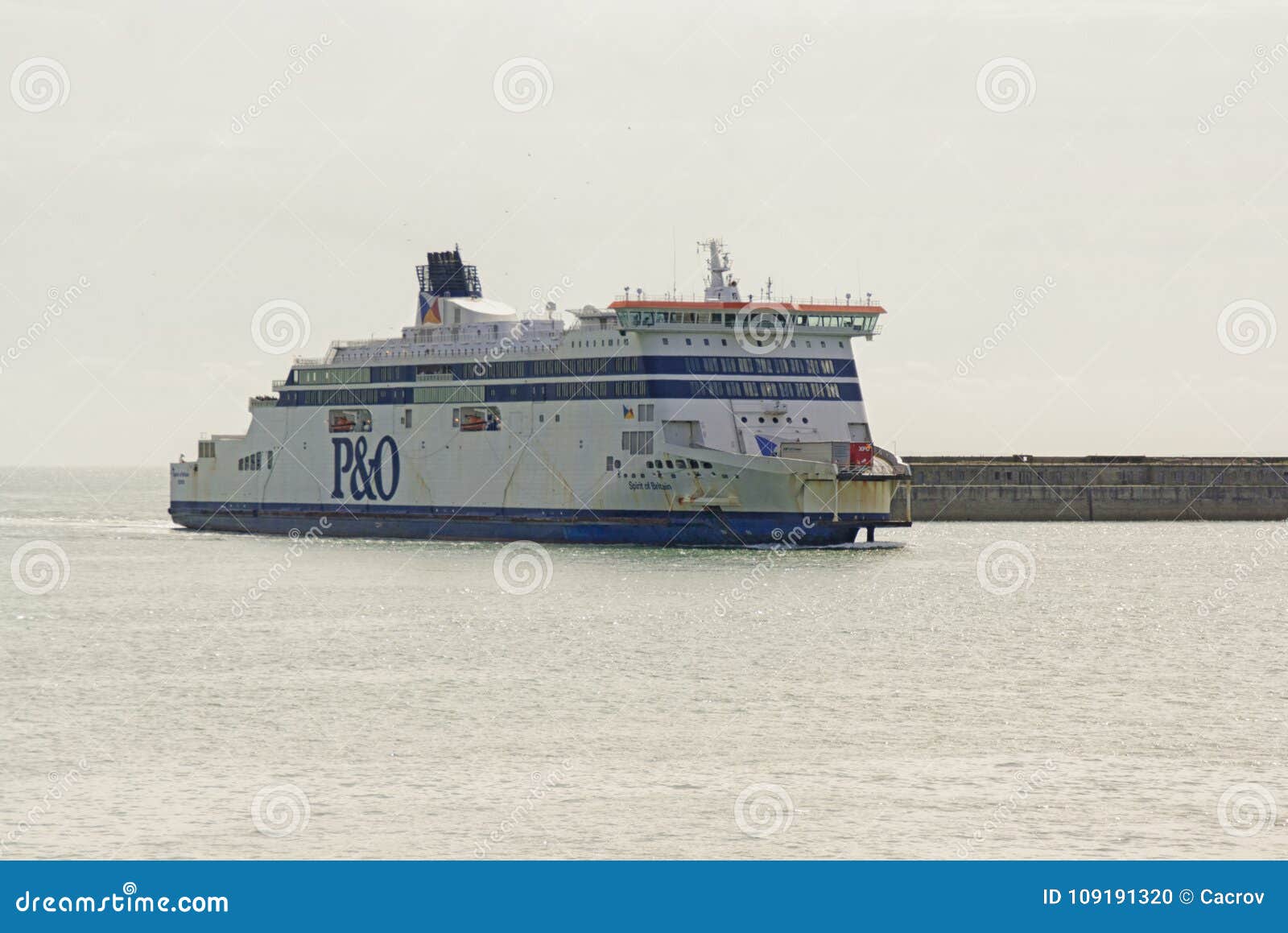 P&O ferry editorial image. Image of ferry, passengers - 109191320