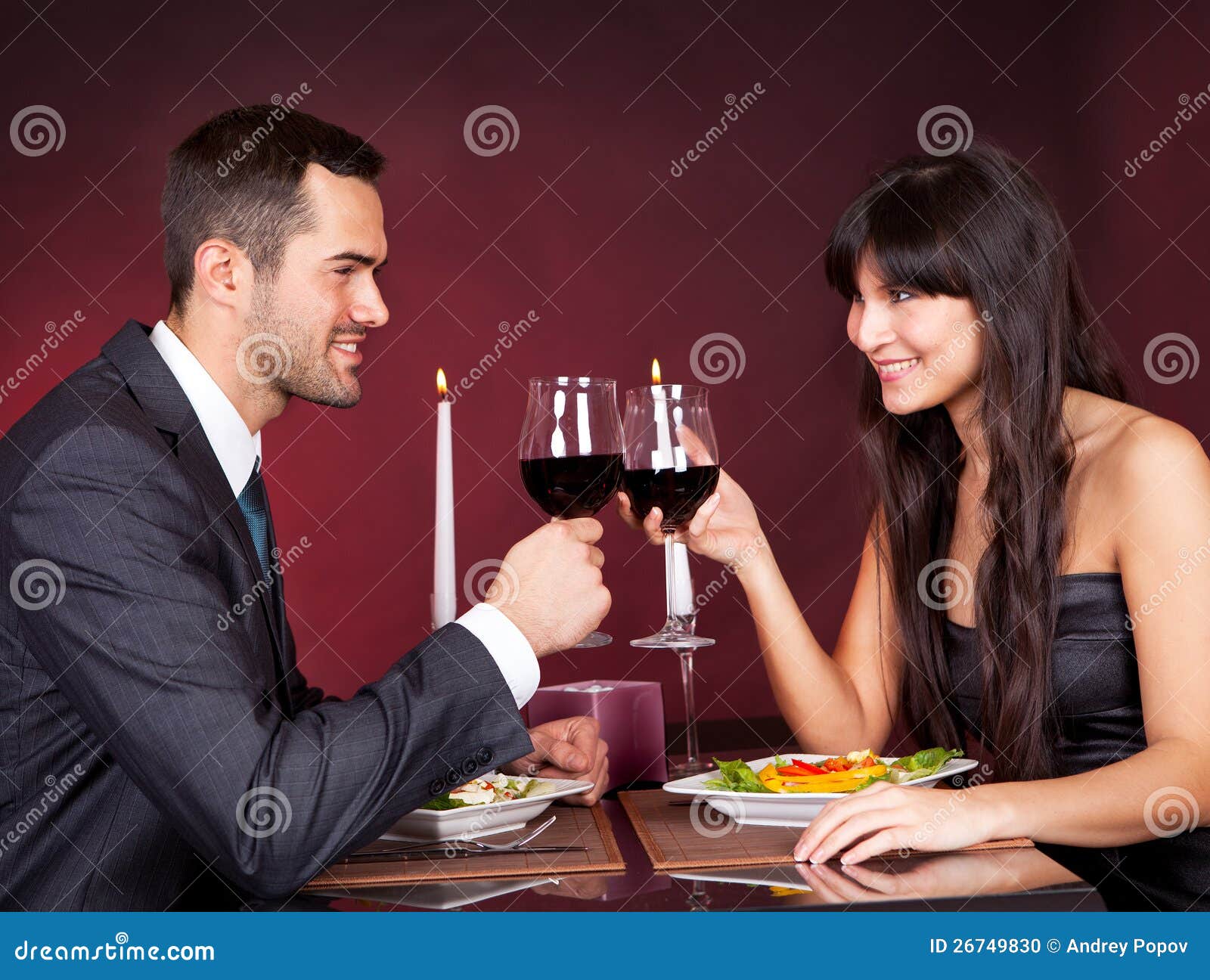 Paar Bij Romantisch Diner in Restaurant Stock Foto - Image of gelukkig ...