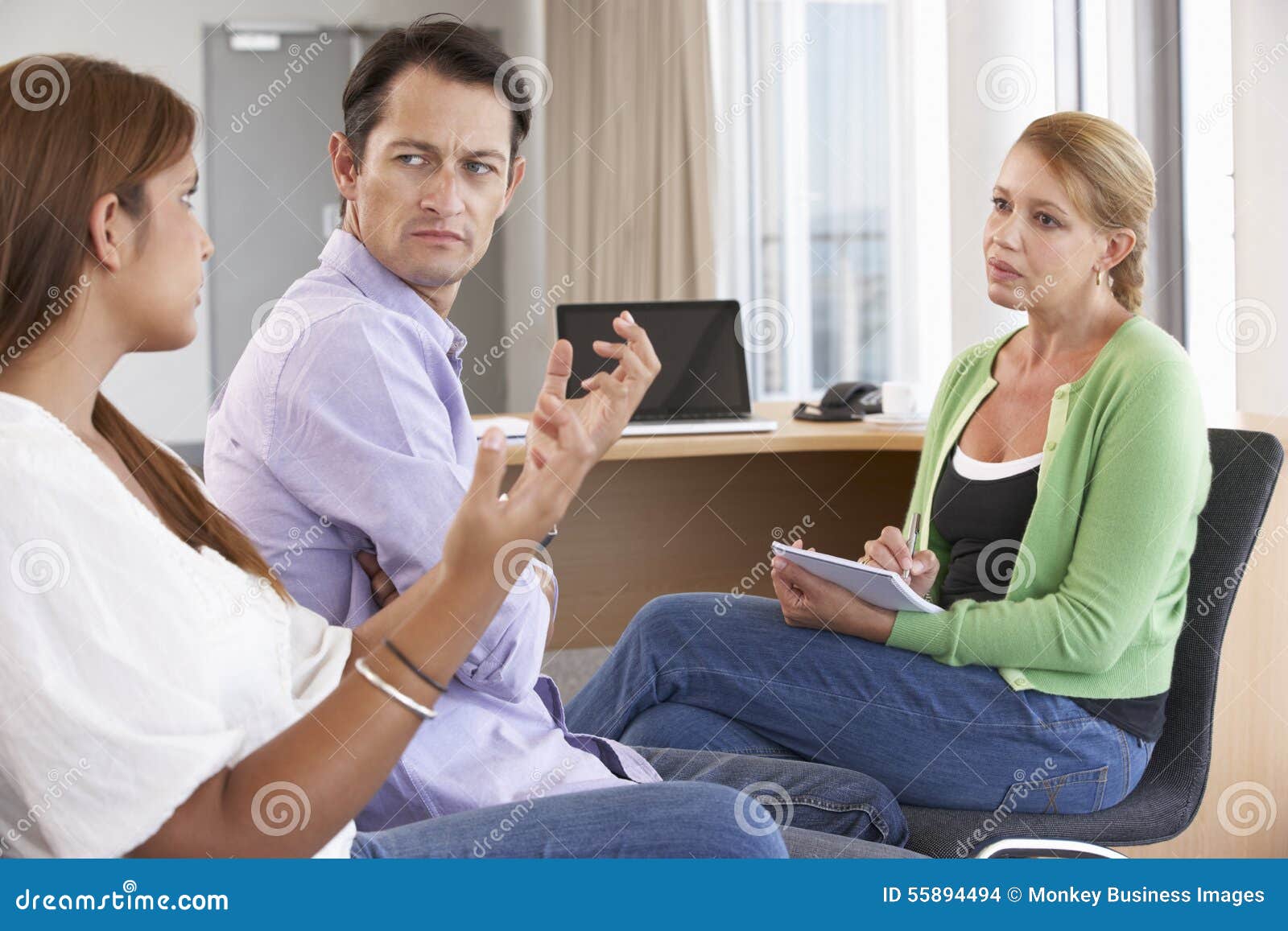 Paar Die Het Adviseren Zitting Hebben Stock Foto - Image of veertig ...