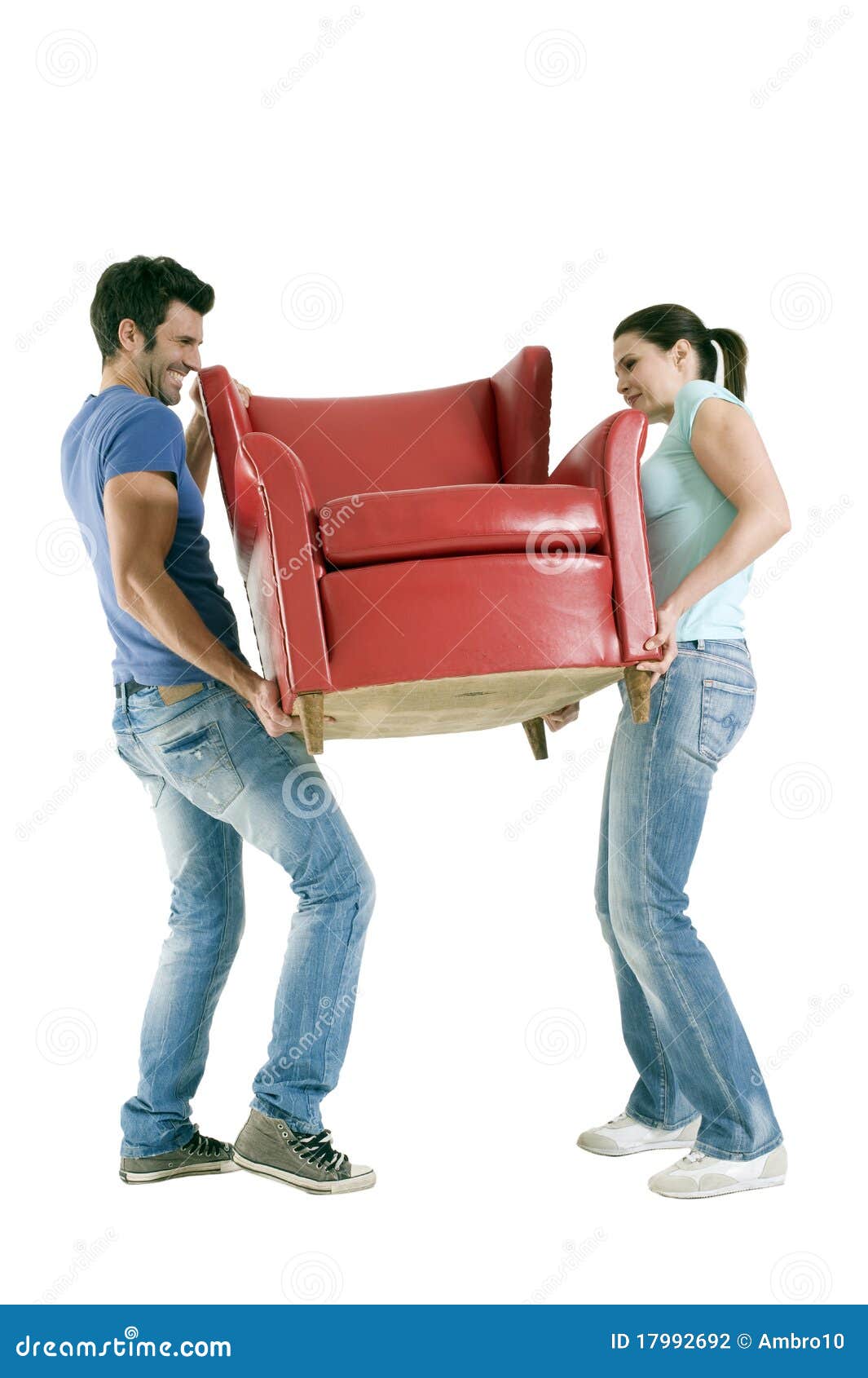 Paare, Die Einen Stuhl Tragen Stockfoto - Bild von mitarbeit, person ...