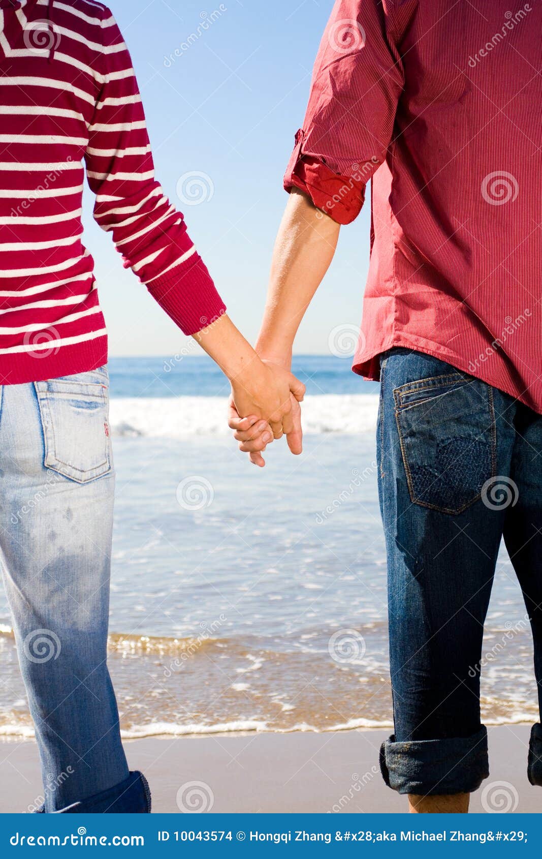 Paare Hand in Hand stockfoto. Bild von beiläufig, angenehm - 10043574