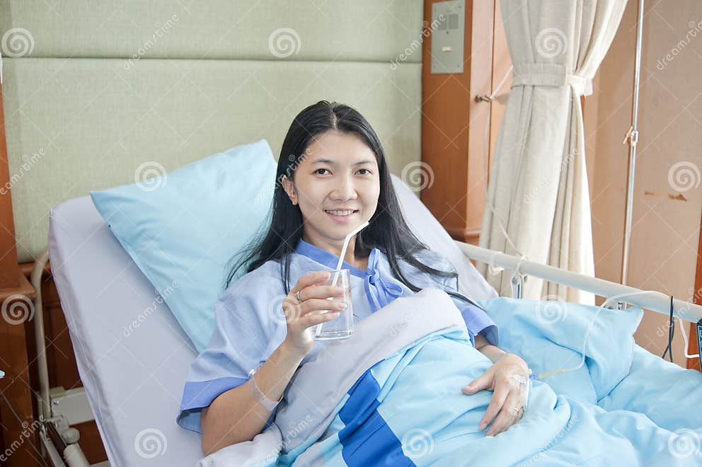 Paciente no hospital foto de stock. Imagem de cuidado - 21600876