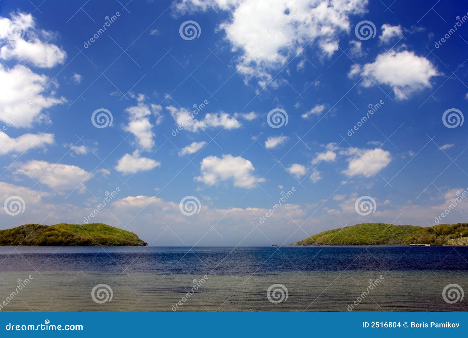 Pacific bay stock photo. Image of coastline, tranquil - 2516804