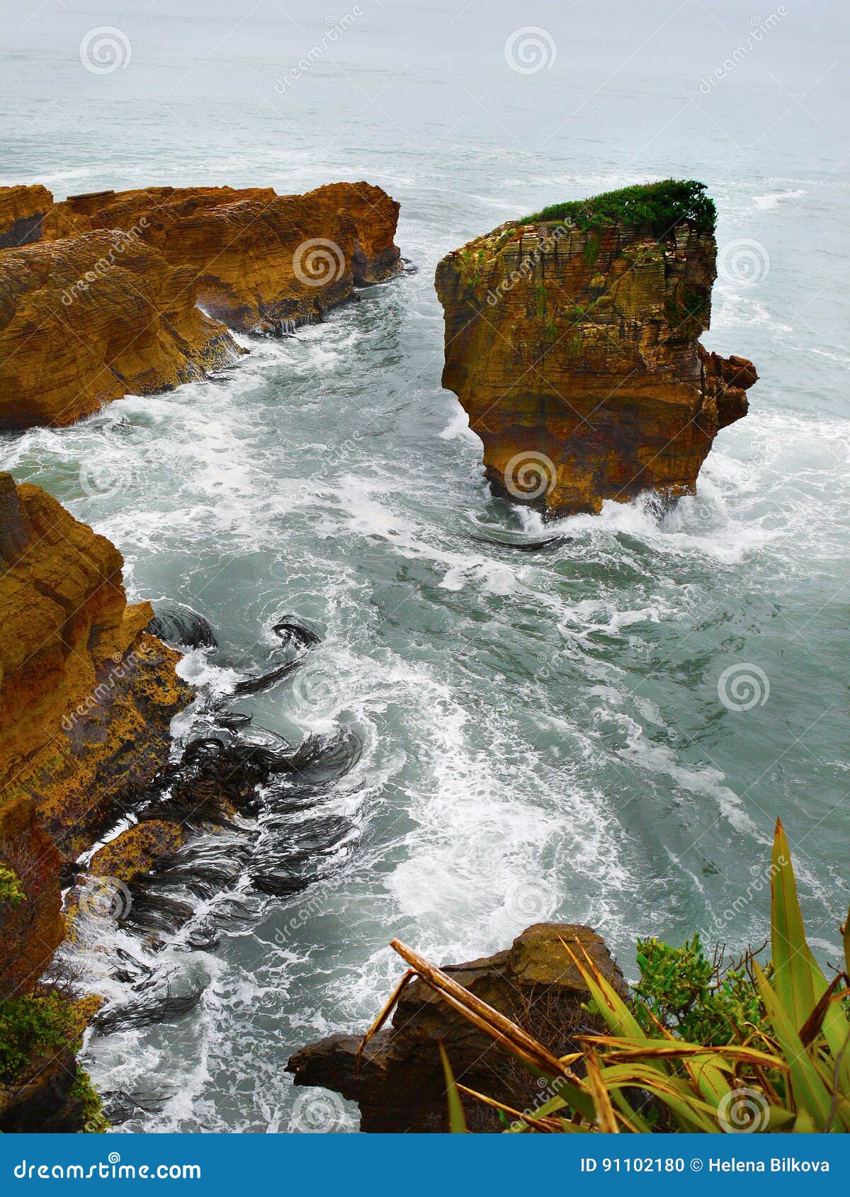 Pacific Coast, Crashing Waves Cliffs Stock Photo - Image of cliff ...