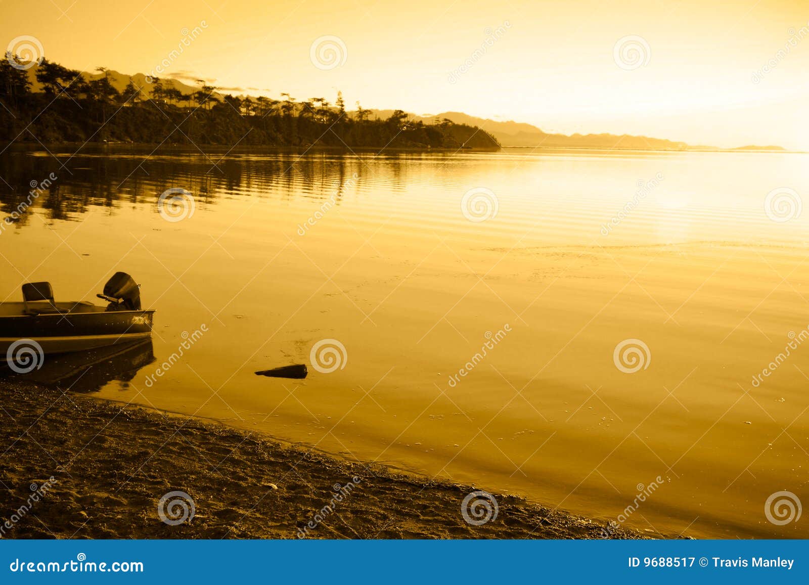 Pacific Northwest Sunset stock image. Image of shoreline - 9688517