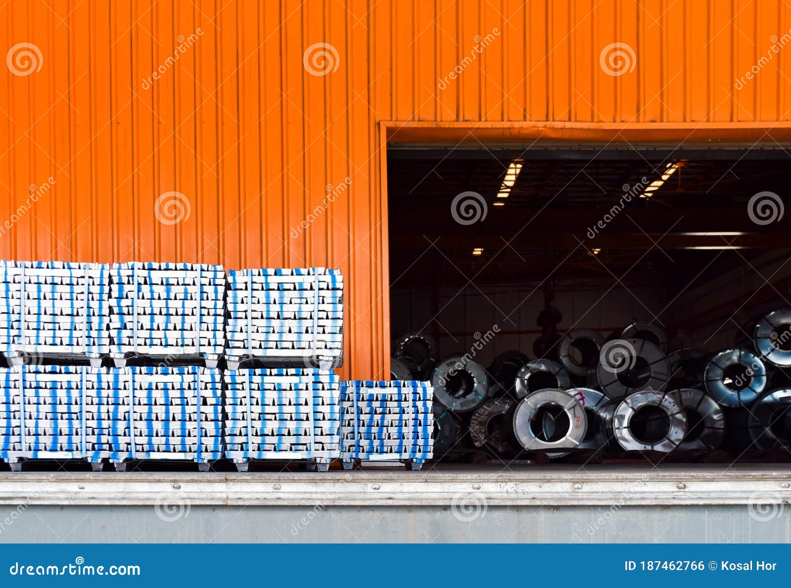 Pack Of Aluminum Ingot Bar Stack On Warehouse Dock For Container ...