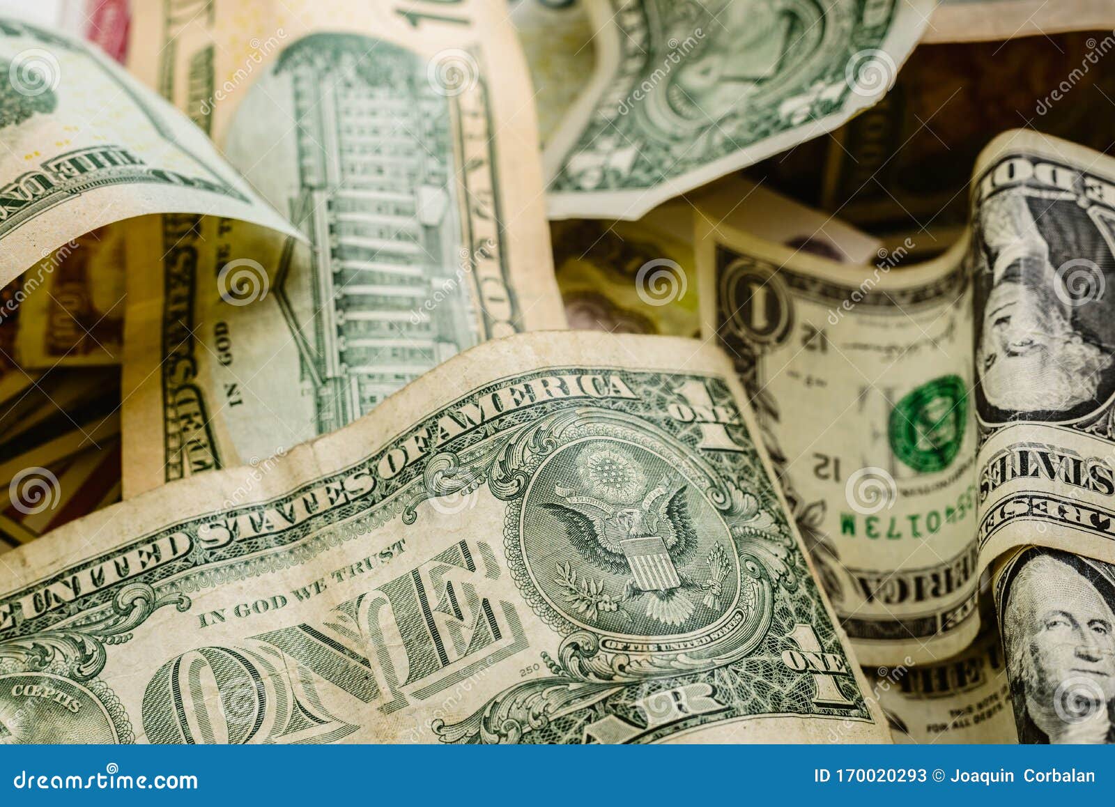 Pack Von Dollarscheinen Auf Einer Tabelle Stockbild - Bild von kaufen ...