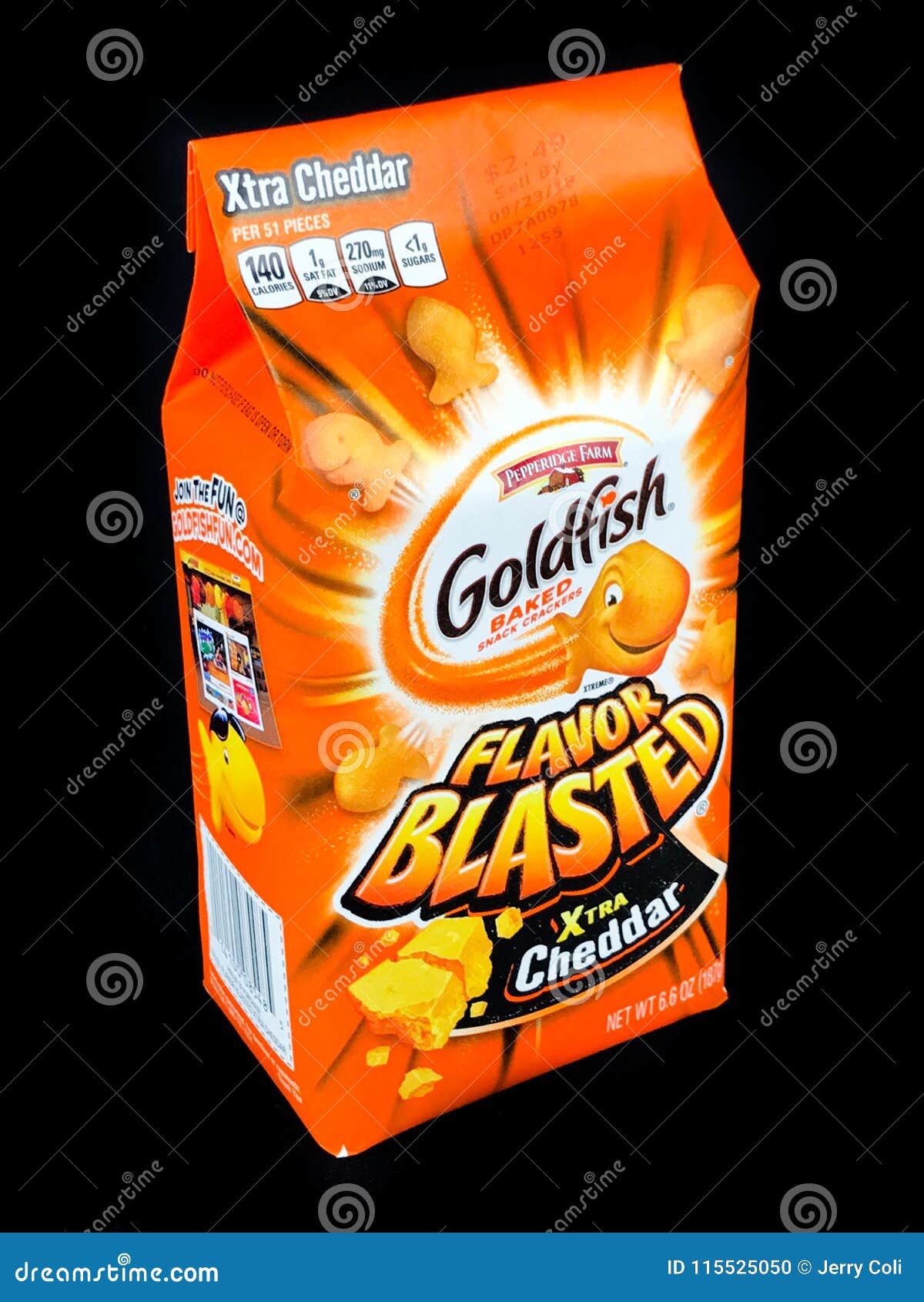Package of Goldfish Xtra Cheddar Crackers Editorial Image - Image of ...