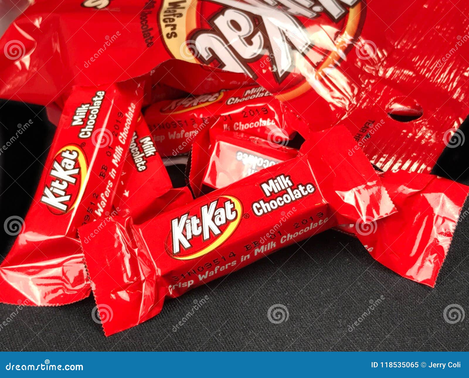 Package of Small Individually Wrapped Kit Kat Bars Editorial Image ...