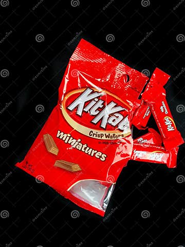 Package of Small Individually Wrapped Kit Kat Bars Editorial Stock ...