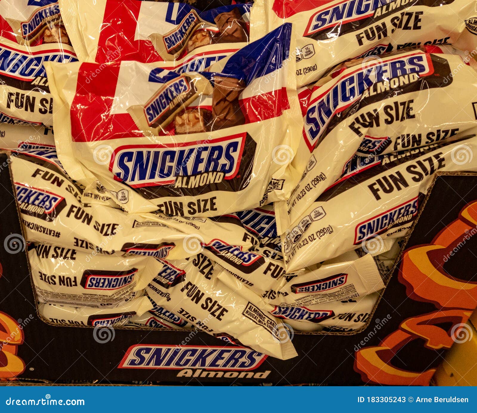 Packages of Snickers Candy Bars Editorial Stock Photo - Image of candy ...