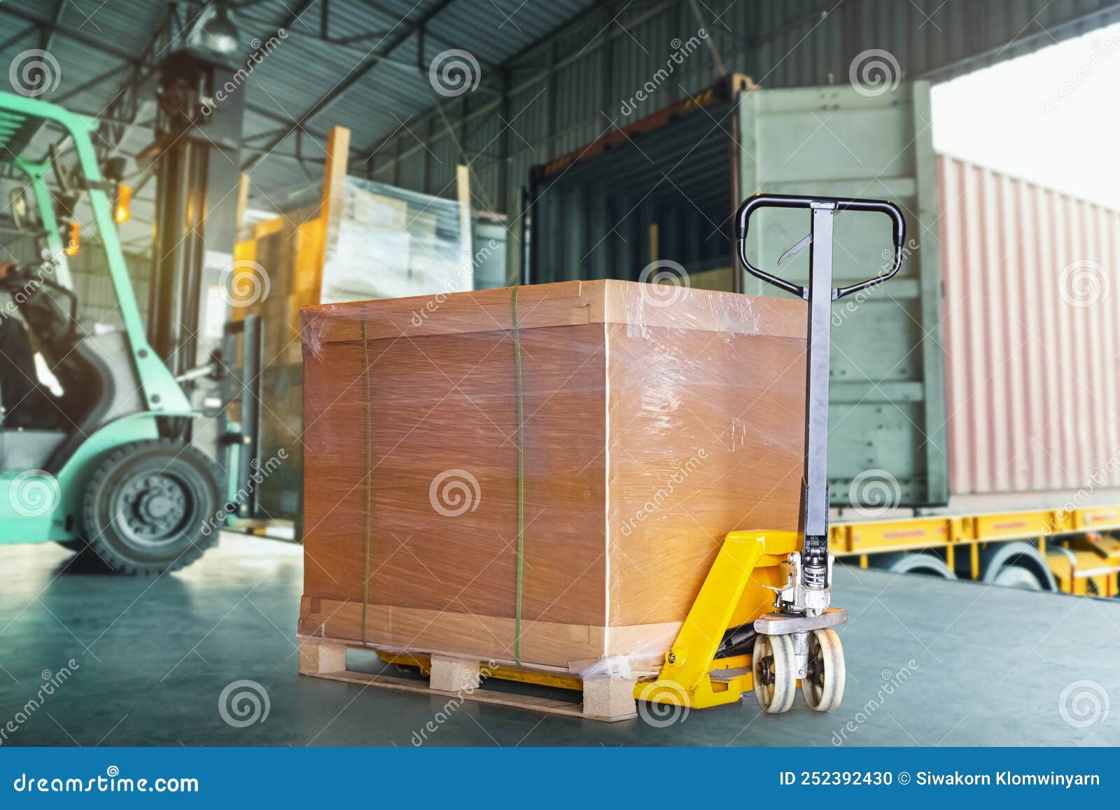 Packaging Boxes Wrapped Plastic Stacked on Pallets Loading into Cargo ...