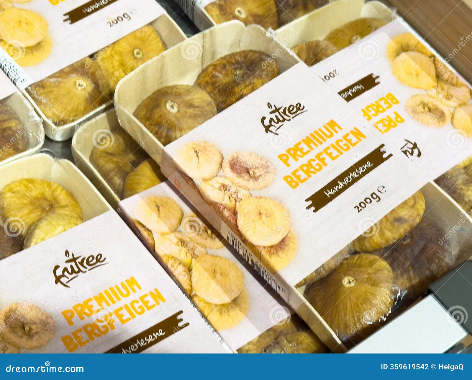 Packaging of Premium Dried Figs with Natural Label Design in Retail ...