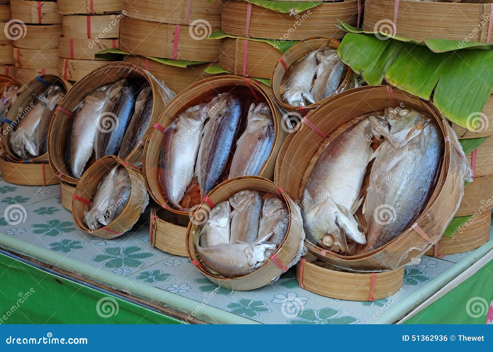 Packaging Tuna Fish in Market Stock Photo - Image of packaging, dish ...