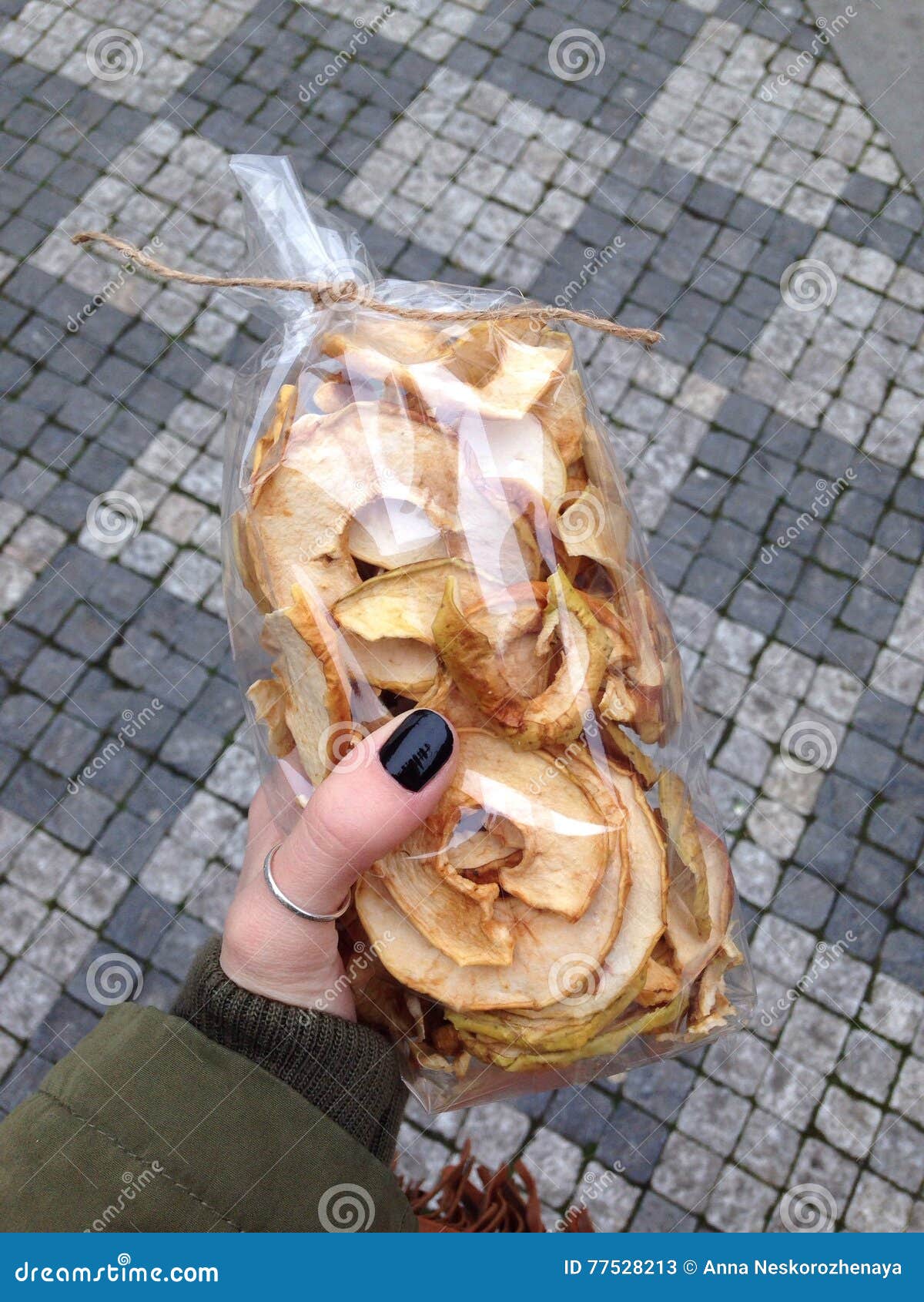 Packing of Apples in My Hand Stock Image - Image of food, hand: 77528213