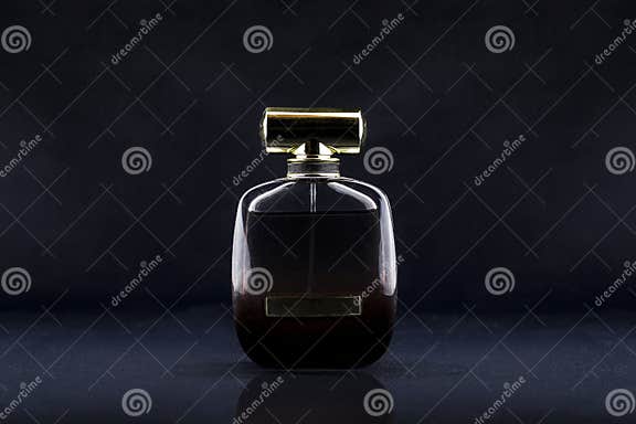 Packshot Perfume Bottle in Studio Stock Photo - Image of studio ...