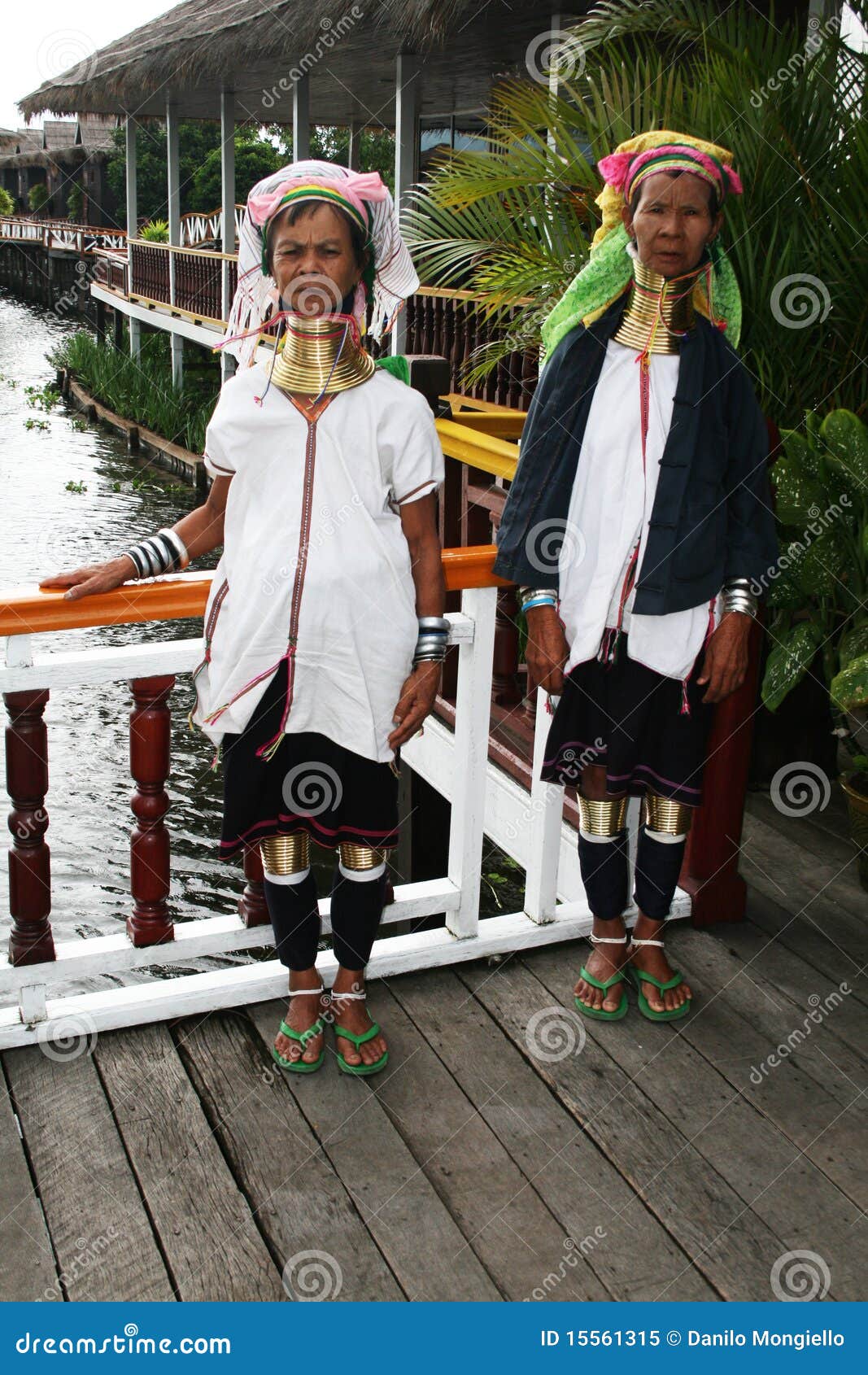 Padaung women editorial image. Image of asia, jirajje - 15561315
