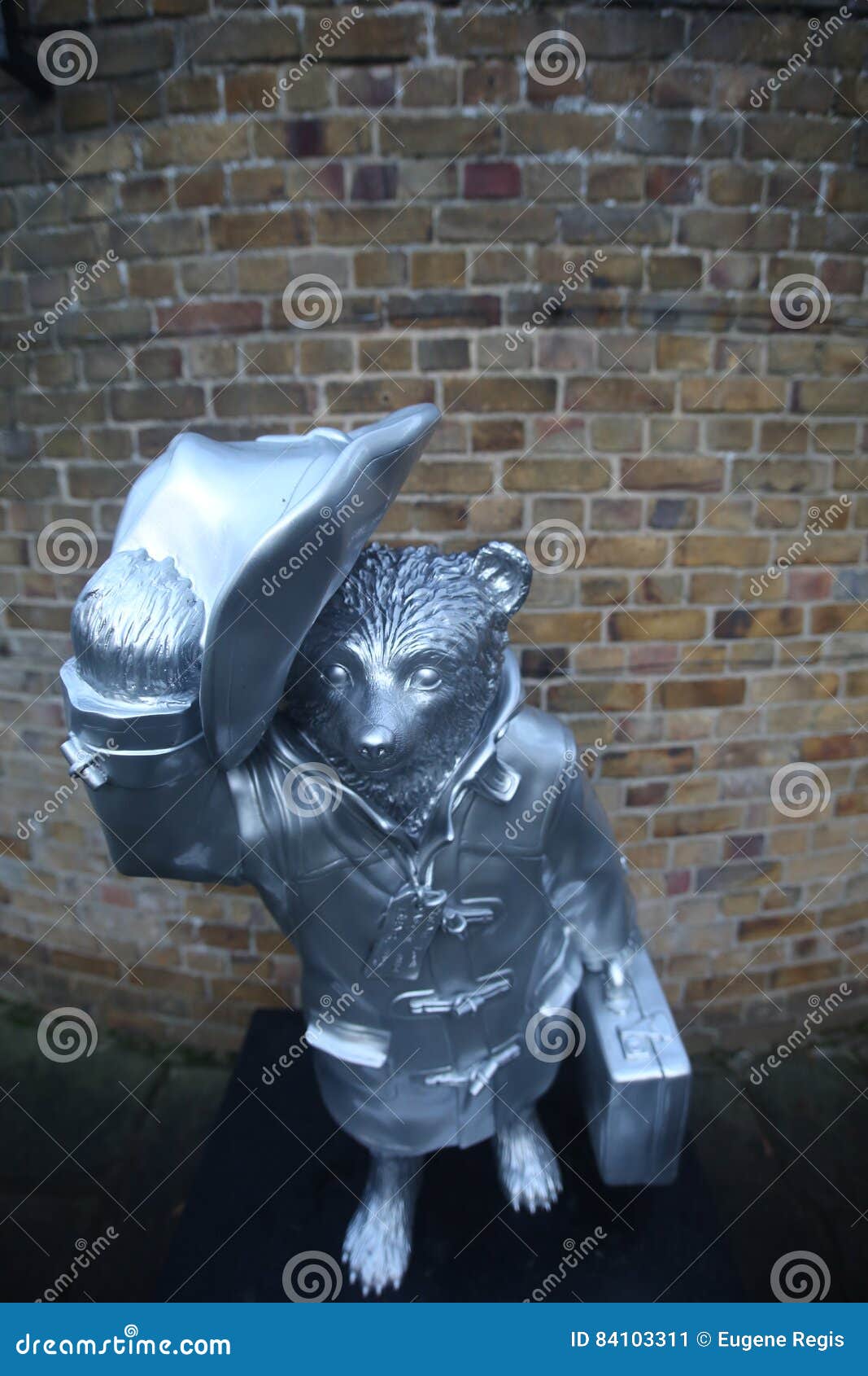 Paddington Bear Statue, London Editorial Photo - Image of bond, york ...