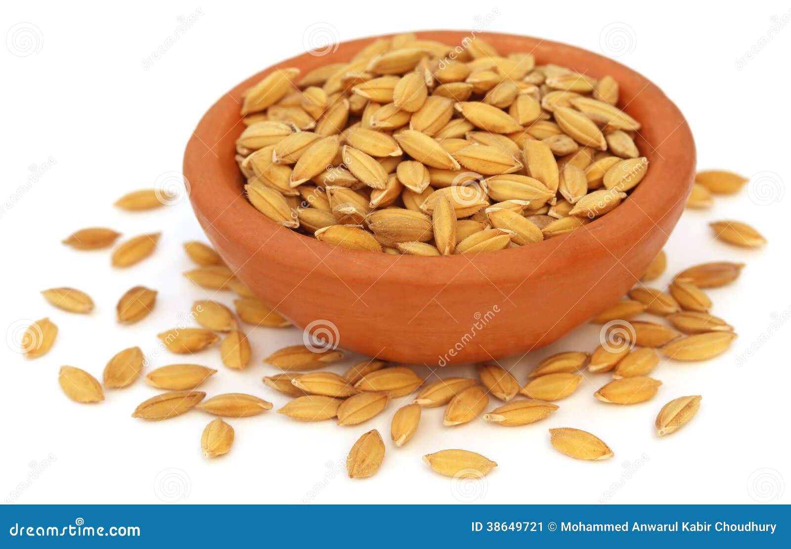 Paddy seeds on clay pot stock image. Image of cereal - 38649721