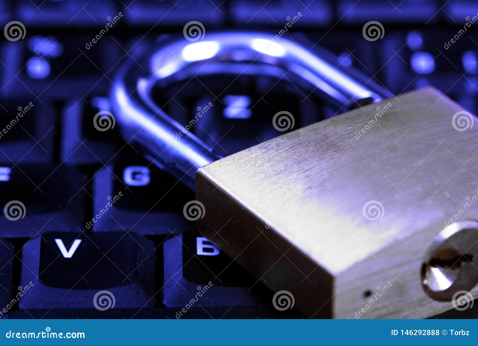 Padlock on Computer Keyboard - it Computer Internet Security Concept ...