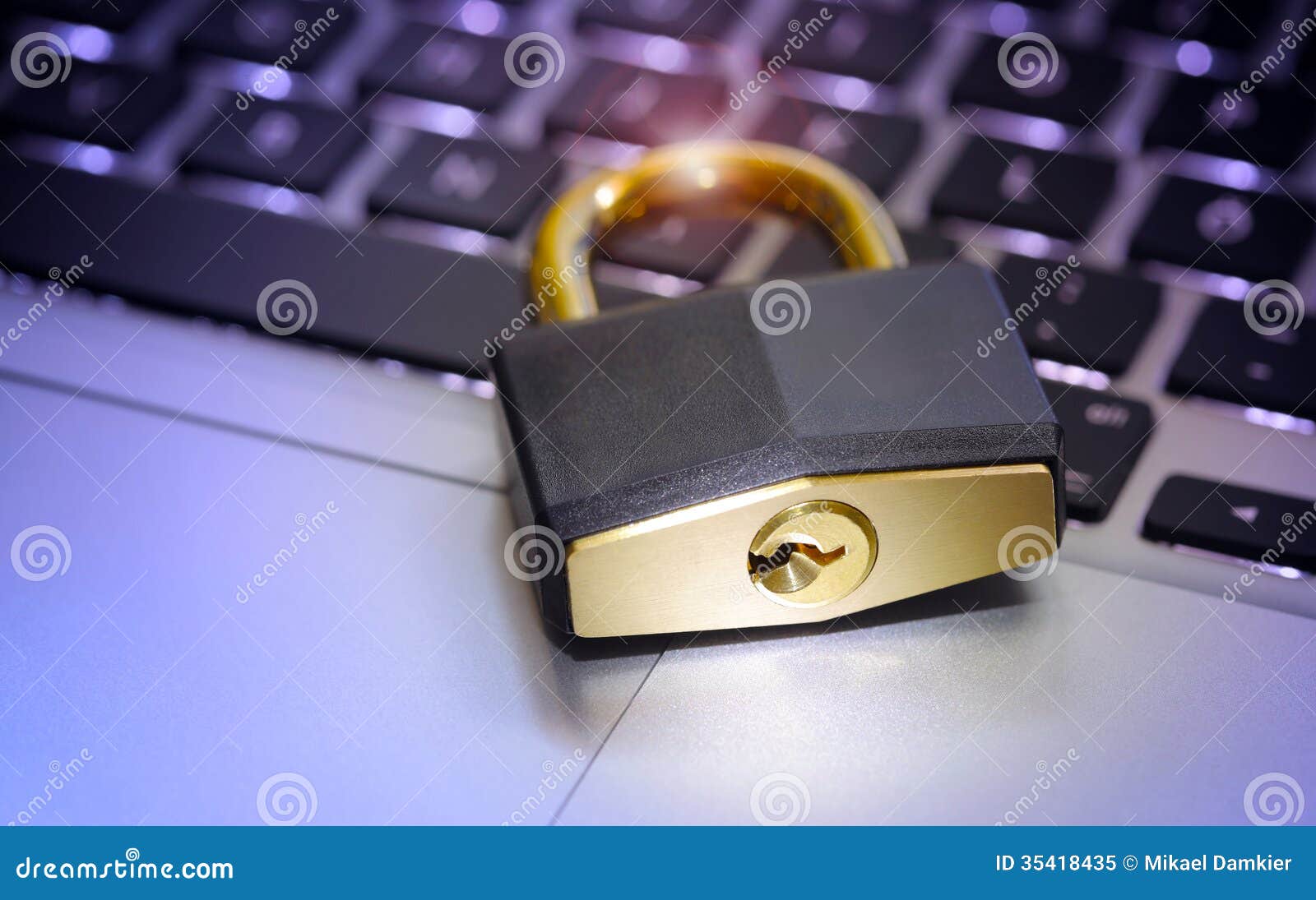 Padlock on Computer Keyboard Stock Image - Image of safety, ideas: 35418435