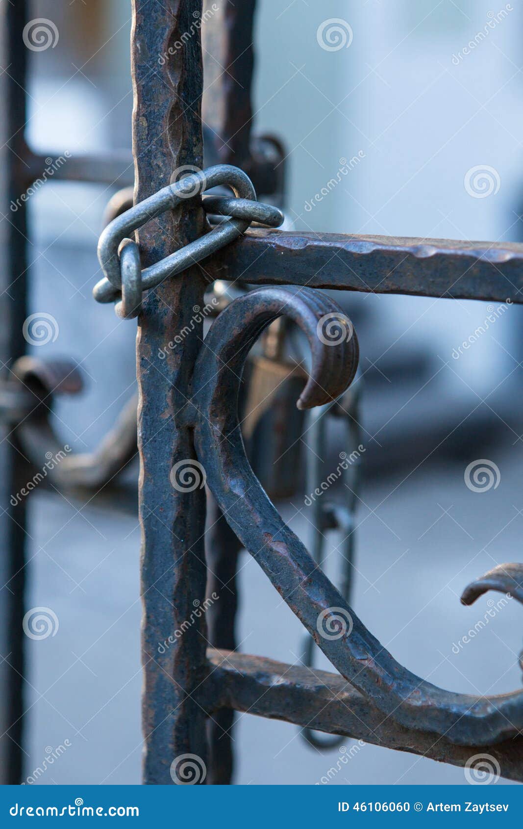 Padlock old iron gate stock photo. Image of closed, link - 46106060