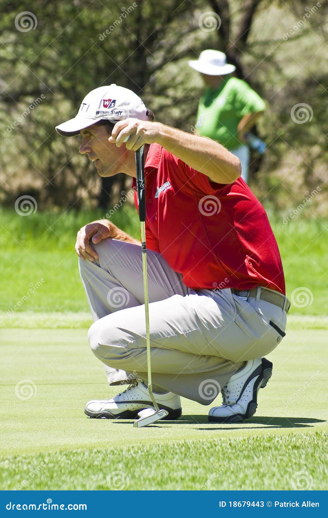 Padraig Harrington editorial stock photo. Image of crouching - 18679443