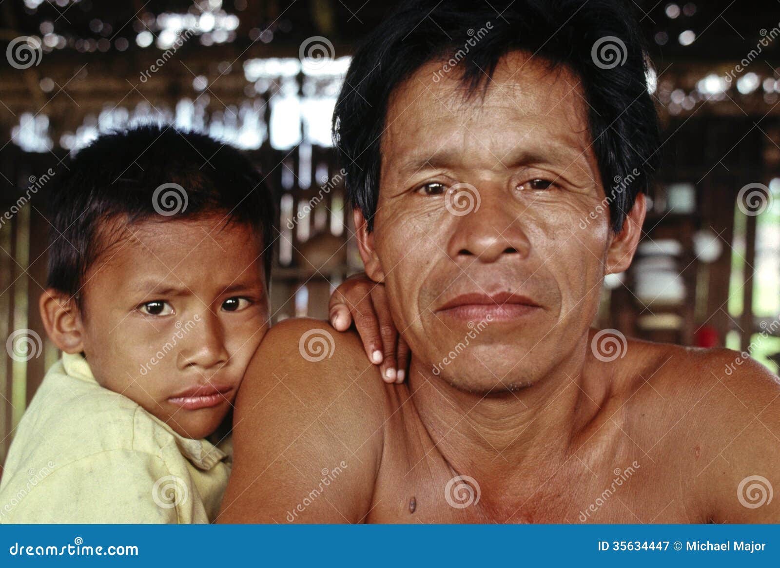 Padre E Figlio, Peruviano Amazon Fotografia Editoriale - Immagine di ...