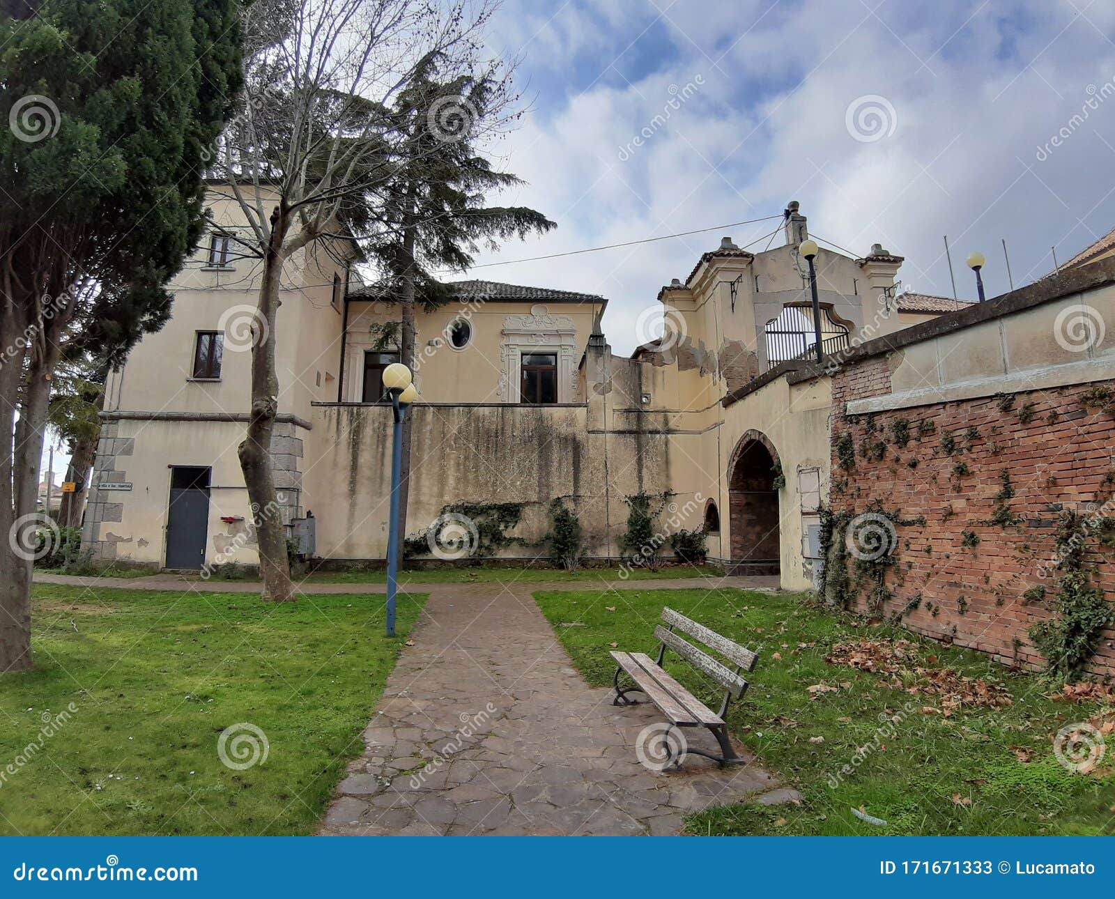 Paduli - Palazzo Ducale Dalla Villa Comunale Editorial Stock Photo ...