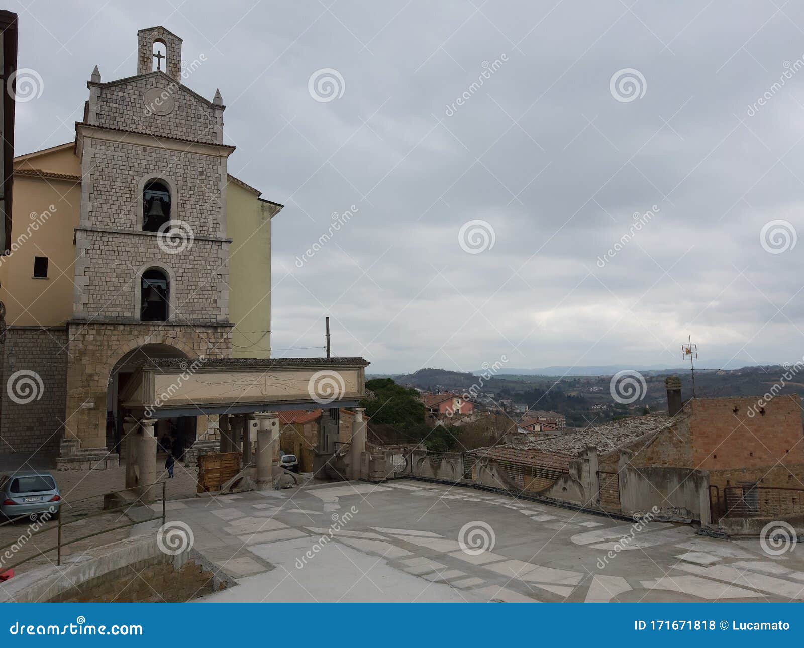 Paduli - Panorama Da Piazza Degli Eroi Editorial Stock Photo - Image of ...