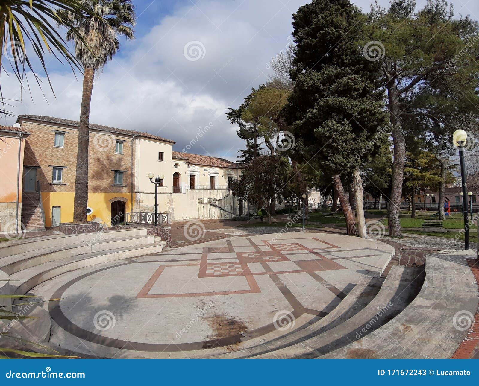 Paduli - Piazza Della Villa Comunale Editorial Stock Photo - Image of ...