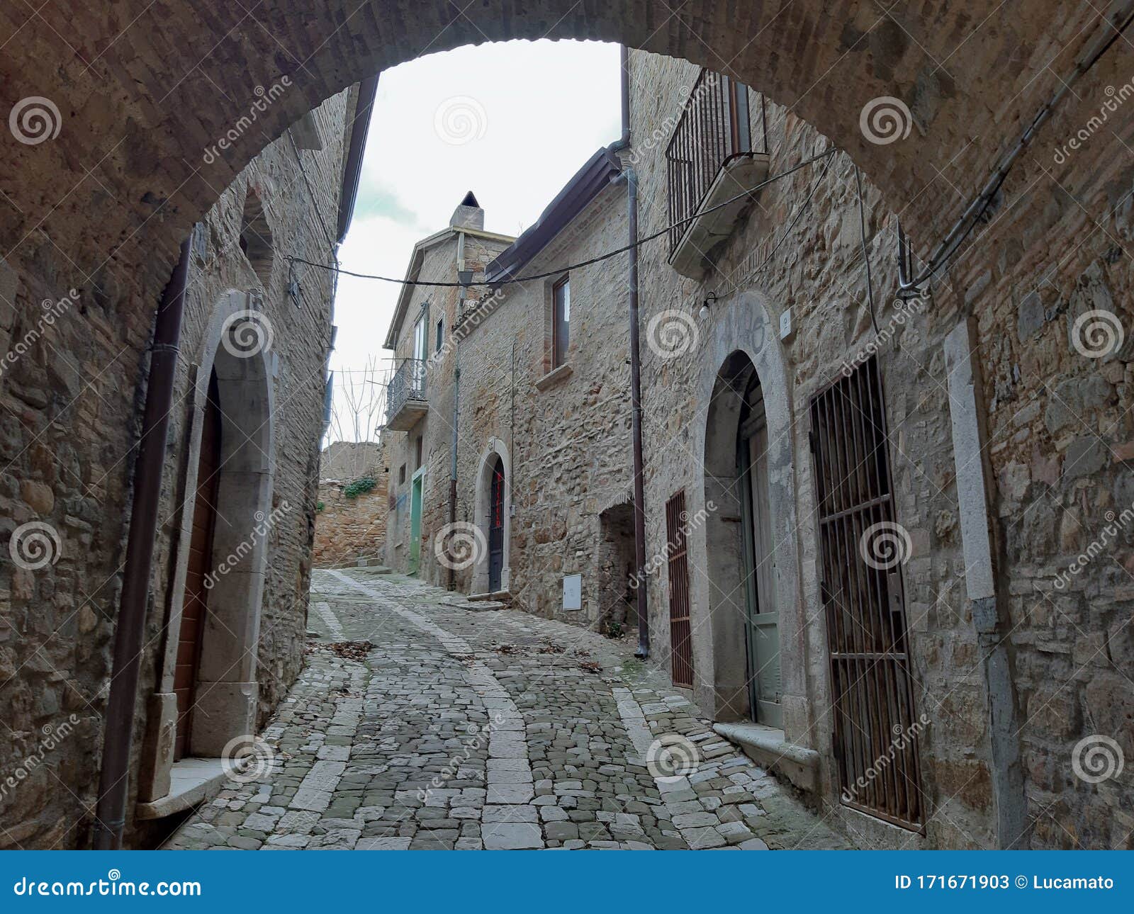 Paduli - Vicolo Del Borgo Vecchio Editorial Stock Photo - Image of ...