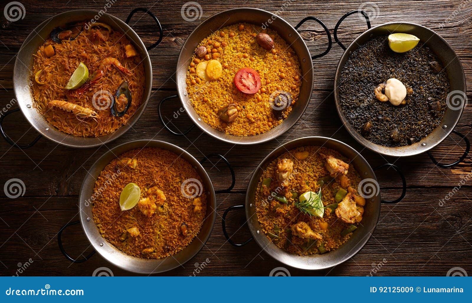 Paella Cinq Recettes De Riz D'Espagne Image stock - Image du coloré ...