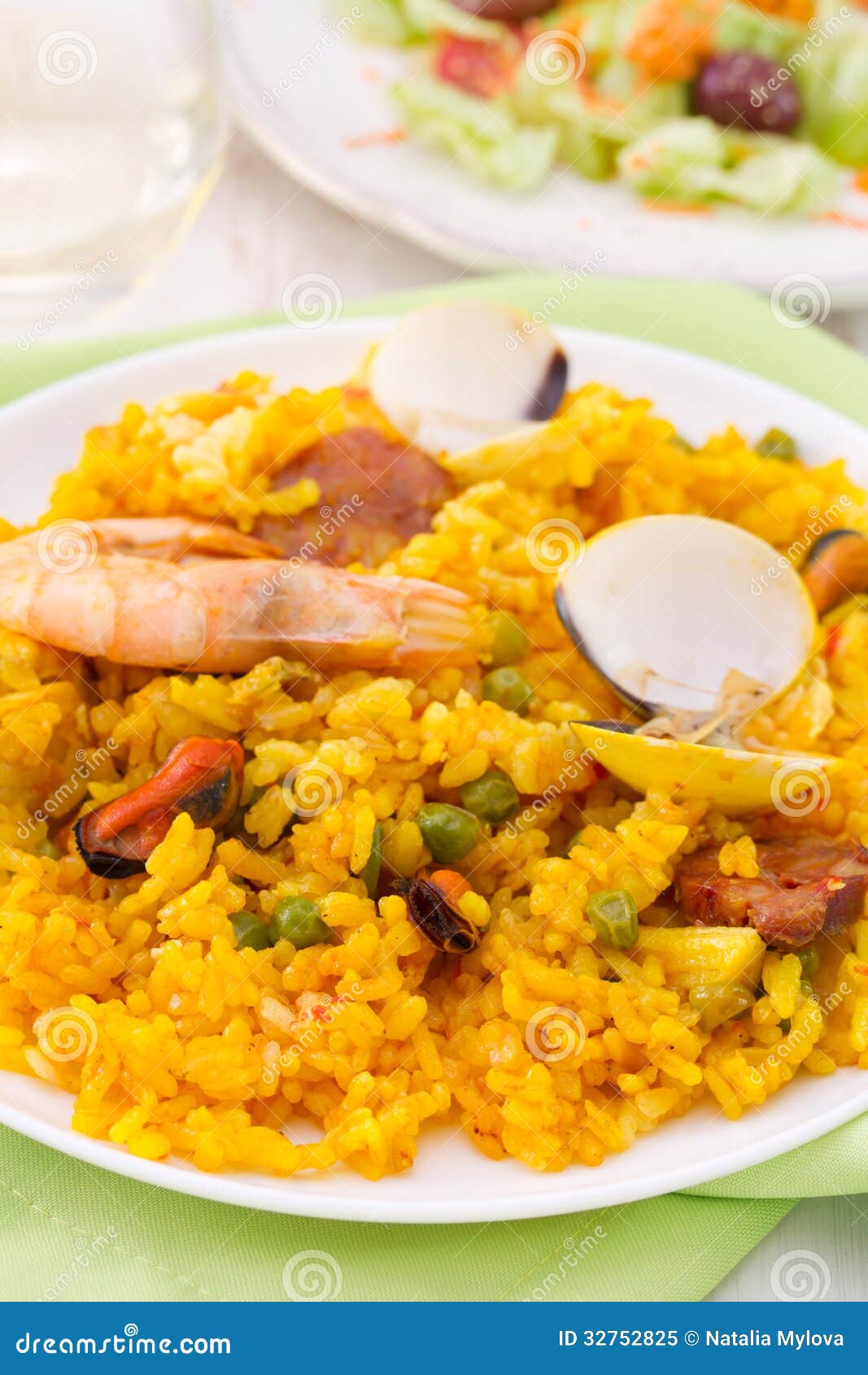 Paella in plate stock image. Image of kunch, cuisine - 32752825