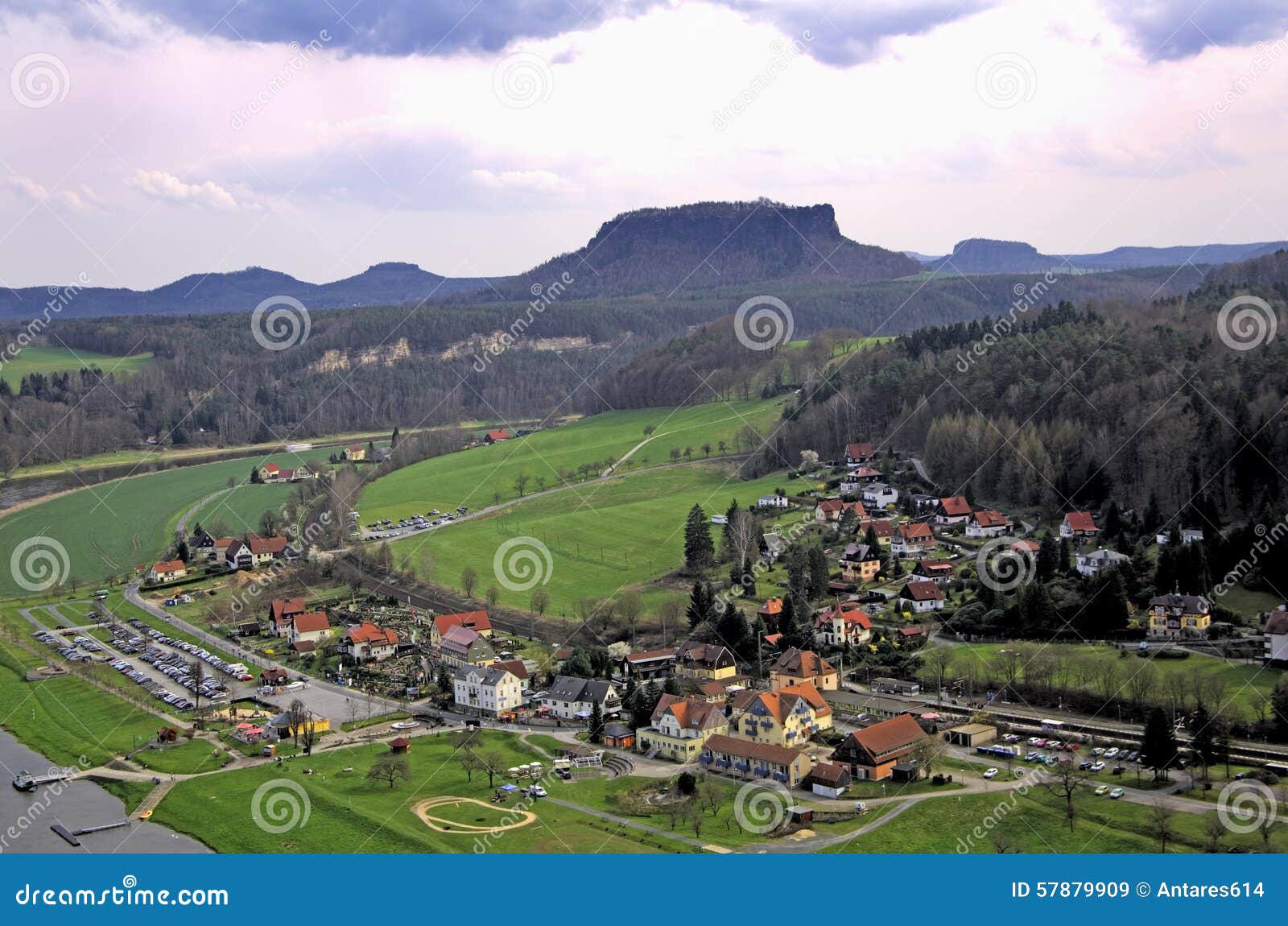 Paesaggio Della Sassonia Dello Svizzero Immagine Stock - Immagine di ...