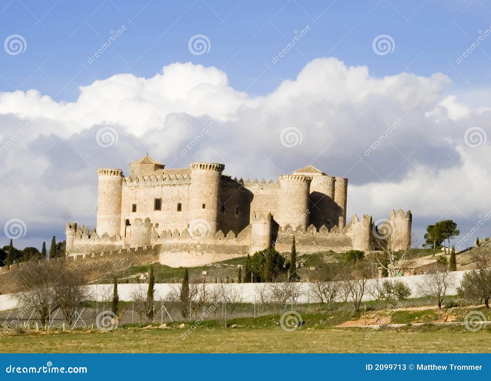 Paesaggio Di Castillo De Belmonte Immagine Stock - Immagine di torretta ...