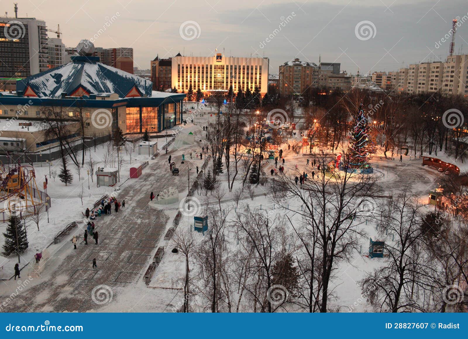 Paesaggio Di Tjumen'alla Notte Immagine Stock - Immagine di paesaggio ...