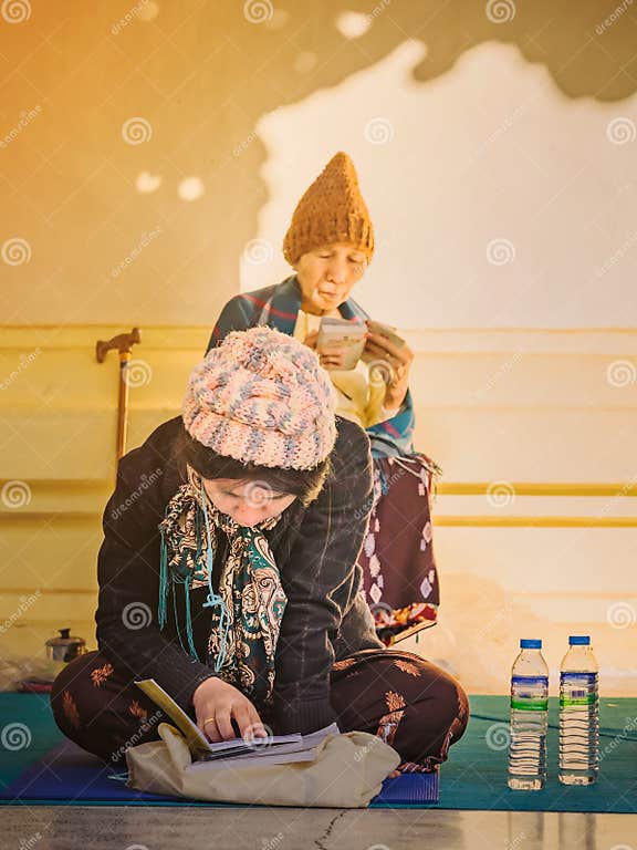 PAGAN-Myanmar, January 21, 2019 : Unidentified People Meditate and Pray ... PAGAN-Myanmar, January 21, 2019 : Unidentified People Meditate and Pray ...