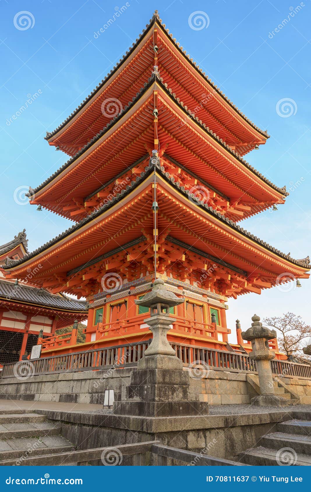 Pagod i Kyoto Japan fotografering för bildbyråer. Bild av buddism ...