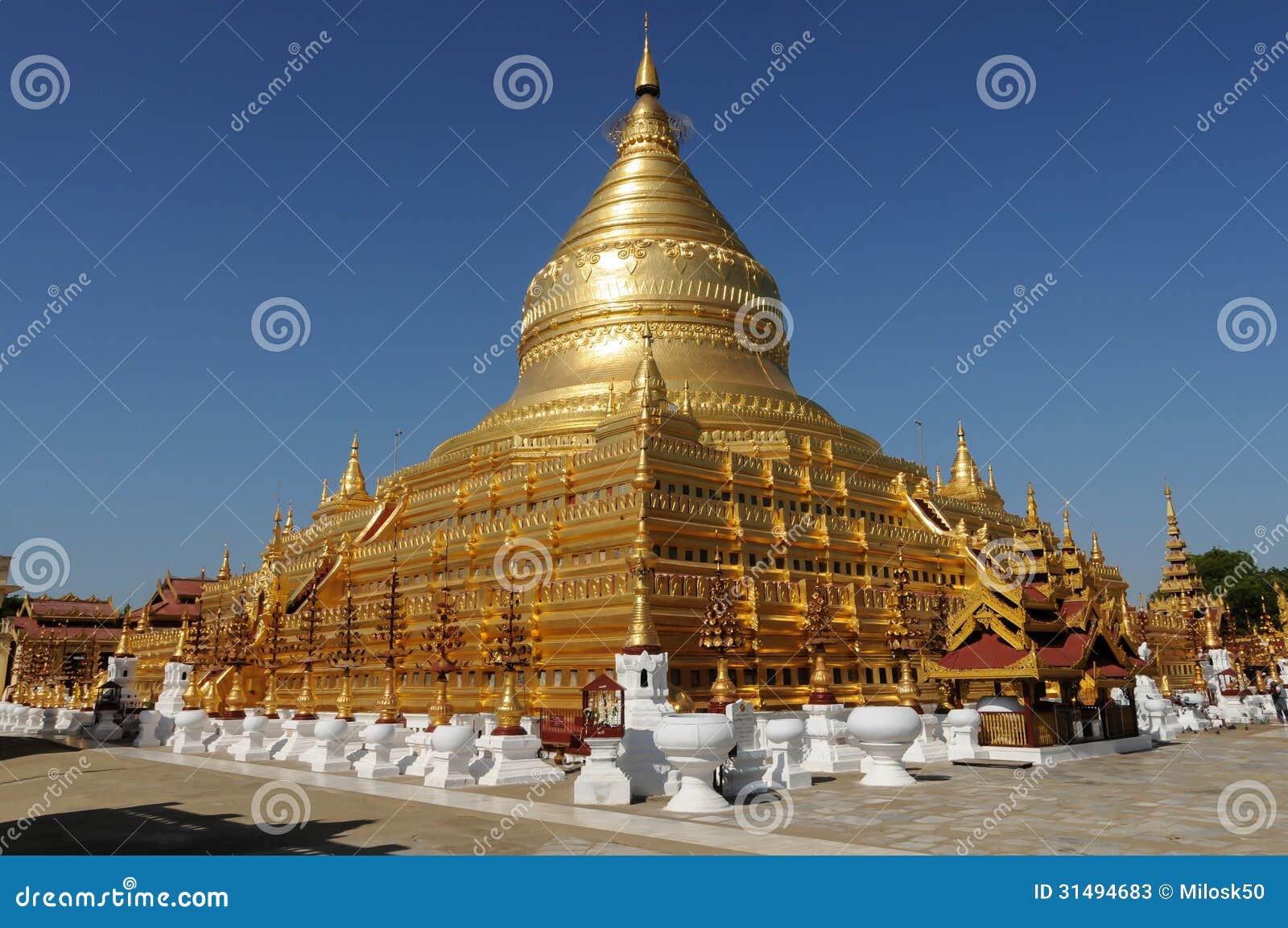 Pagod Shwezigon fotografering för bildbyråer. Bild av burma - 31494683