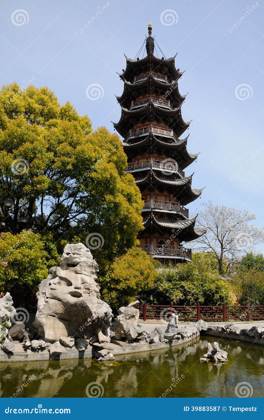 Pagoda de Longhua Temple image stock. Image du ciel, historique - 39883587