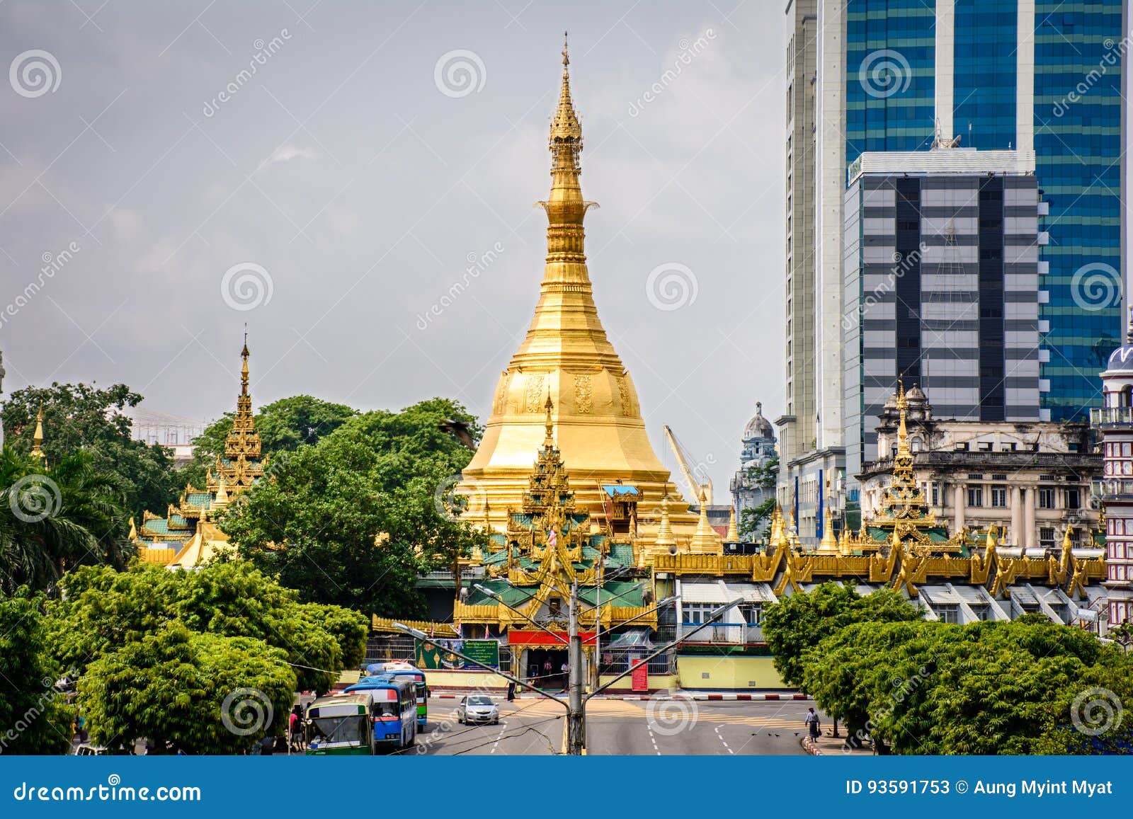 Pagoda De Sule, Yangon, Myanmar Foto de Stock Editorial - Imagem de ...