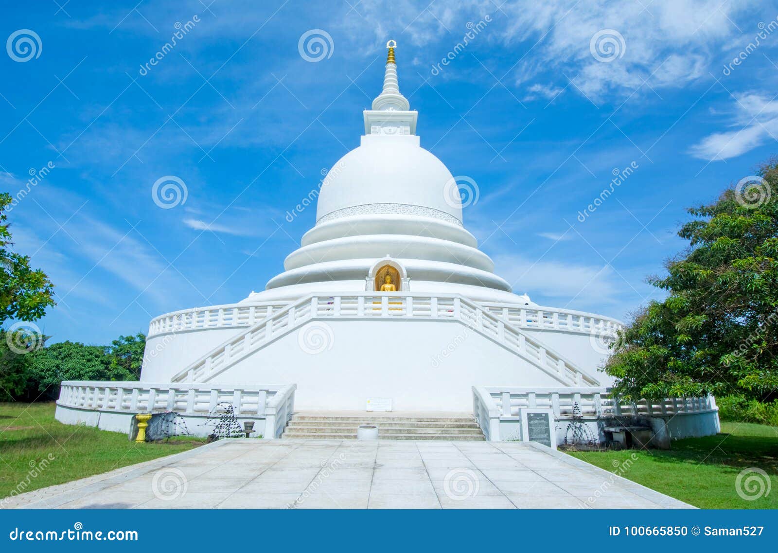 Pagoda Giapponese Di Pace in Rumassala, Sri Lanka Fotografia Stock ...