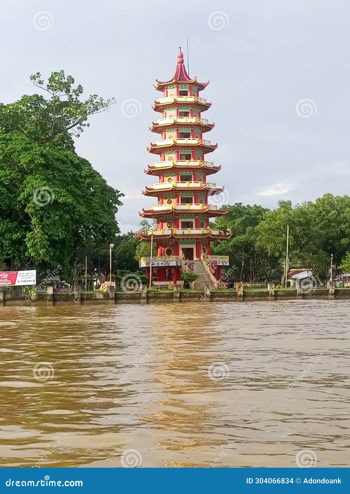 Pagoda Pulau Kemaro stock photo. Image of river, landmark - 304066834