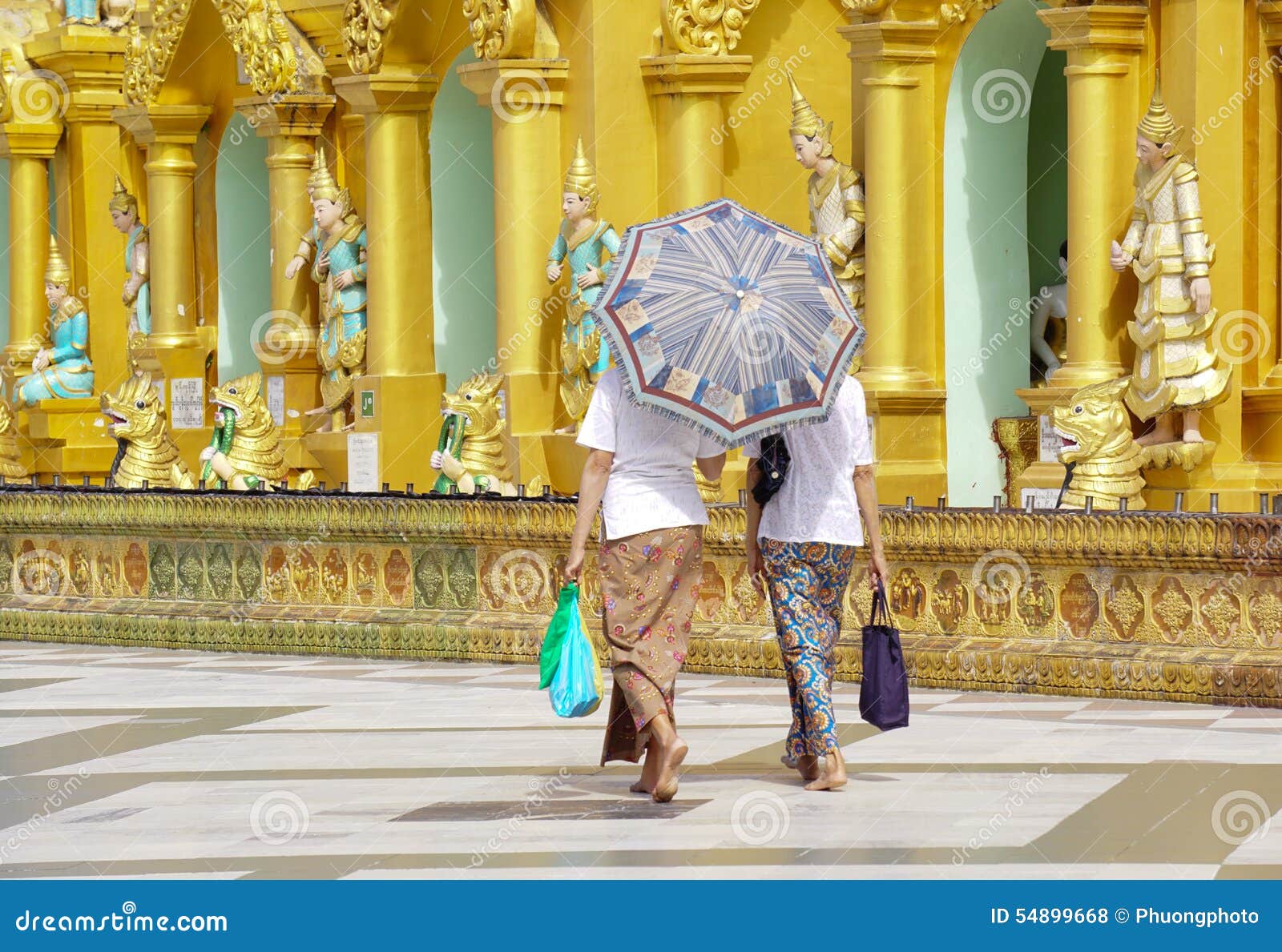 Pagoda in Rangoon, Myanmar Di Shwedagon Fotografia Stock - Immagine di ...