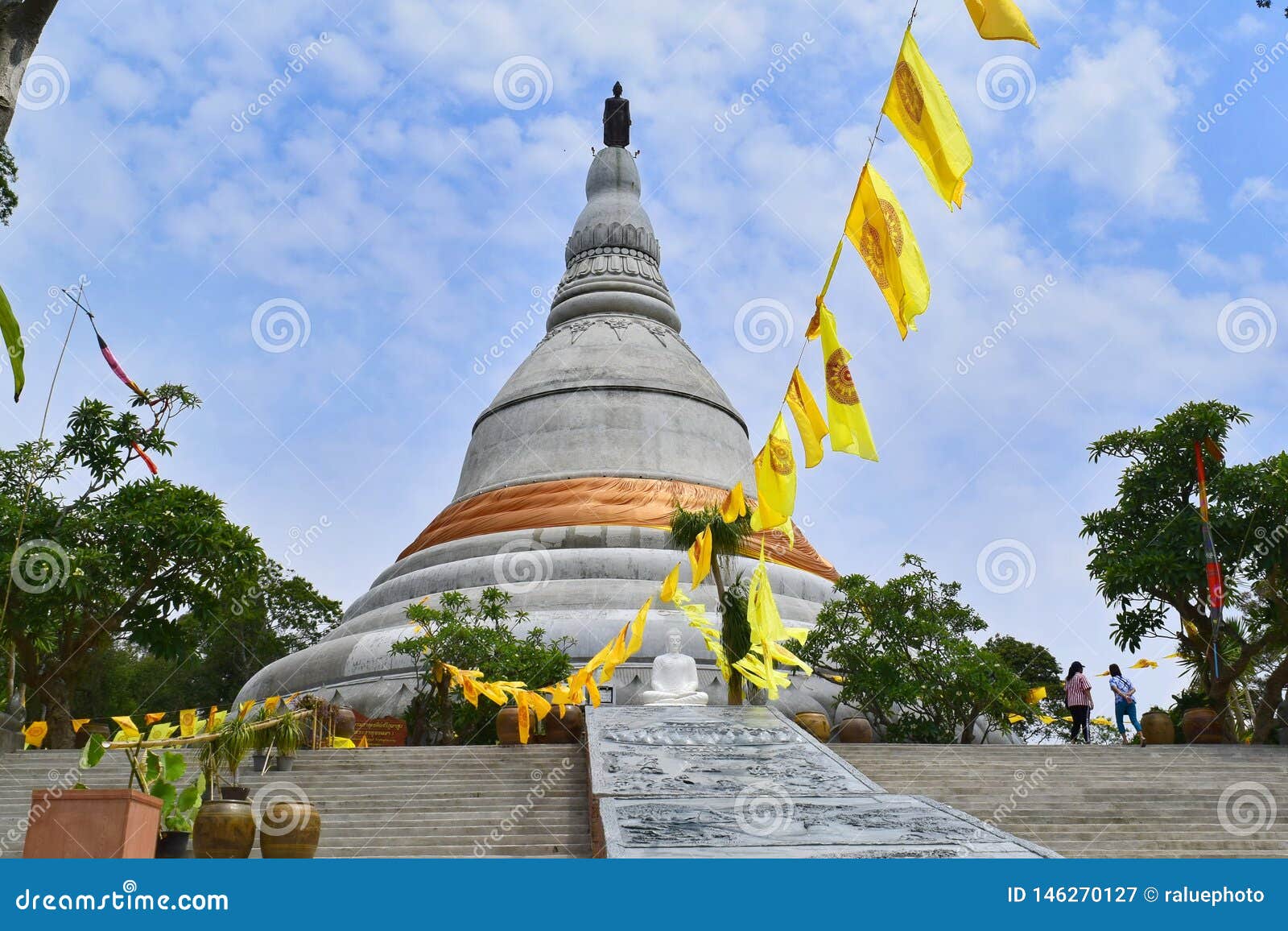 The Pagoda in the Thai Temple Has a Sky Backdrop Editorial Photography ...